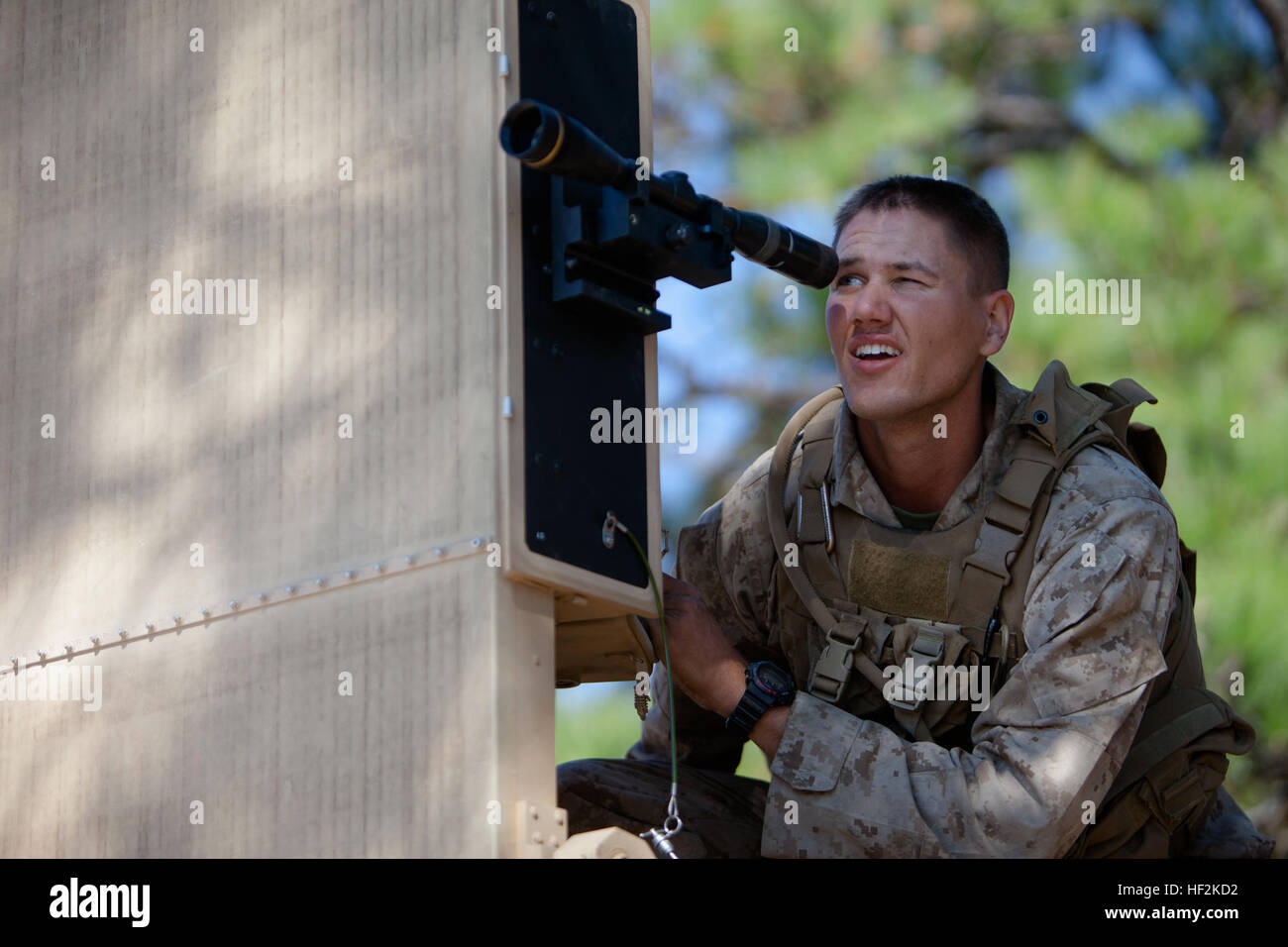 U.S. Marine Corps radar operators and Marines of the Target Acquisition ...