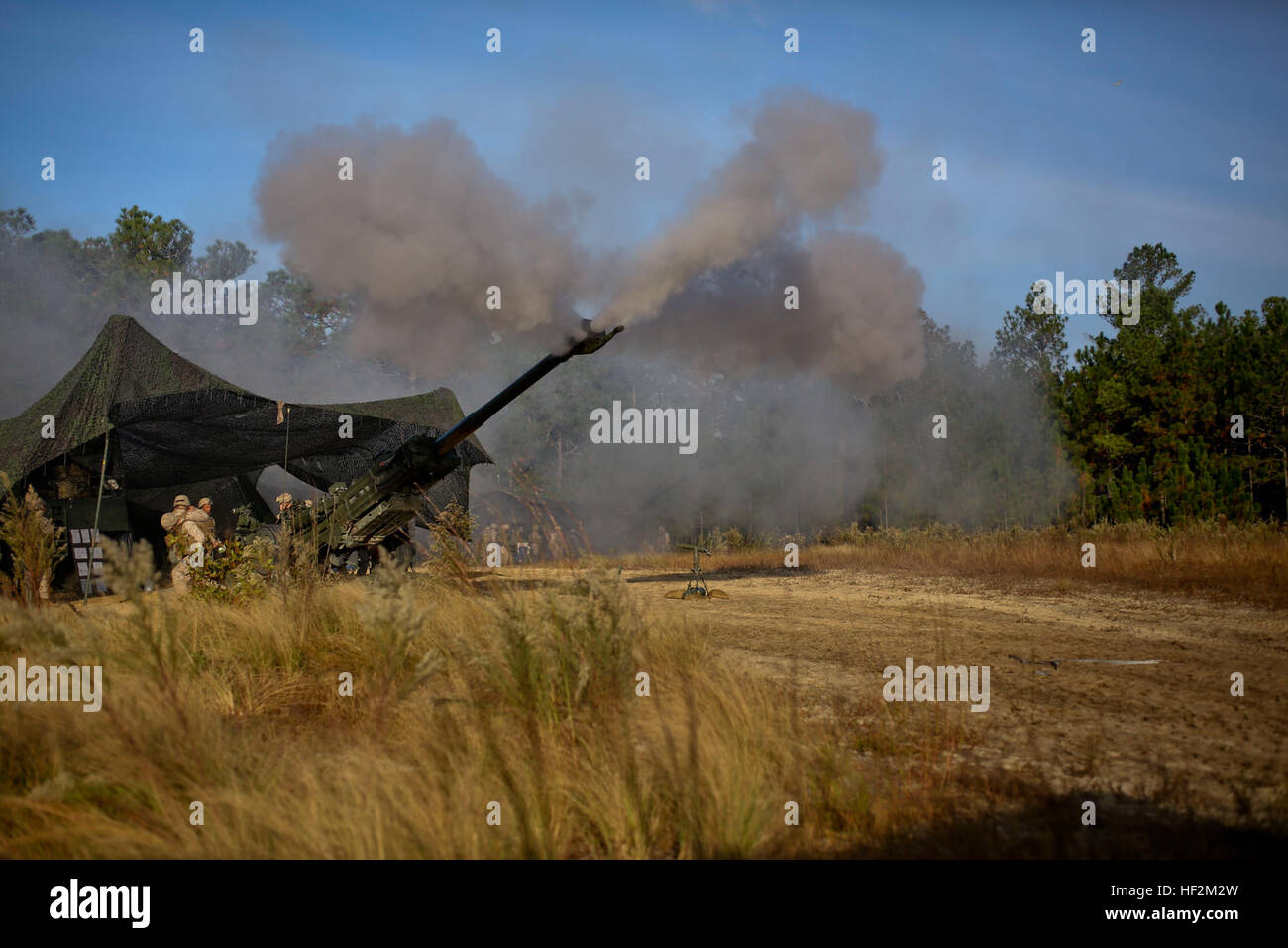 U.S. Marines with Echo Battery, 2nd Battalion, 10th Marines, 2d Marine ...