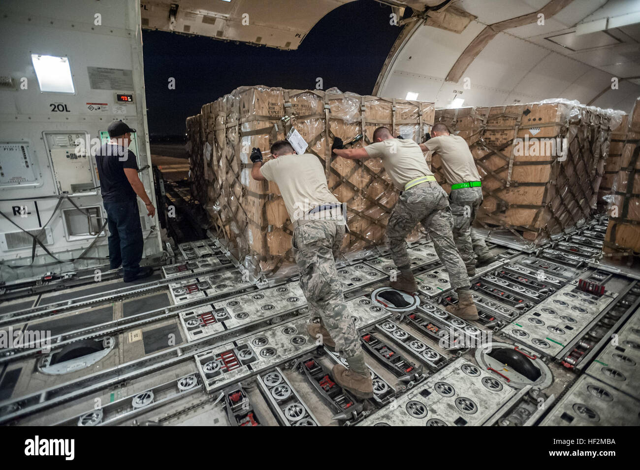 Aerial porters from the Kentucky Air National Guard’s 123rd Contingency ...