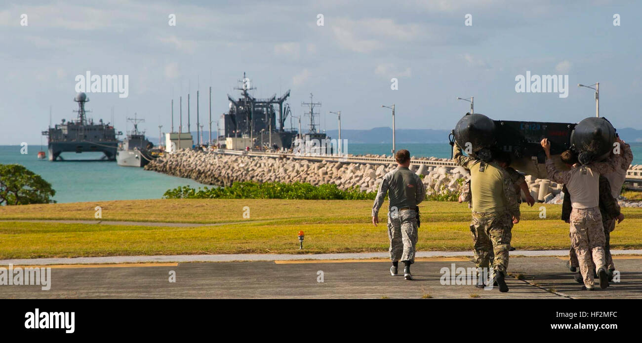 Iii amphibious force marine units hi-res stock photography and images ...