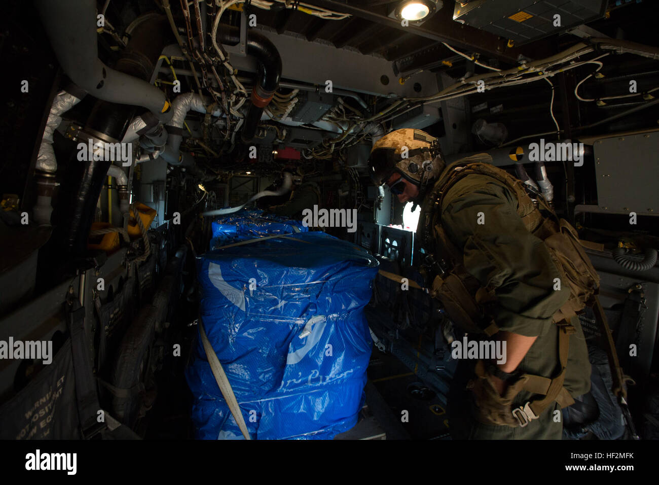 V22 crew hi-res stock photography and images - Alamy