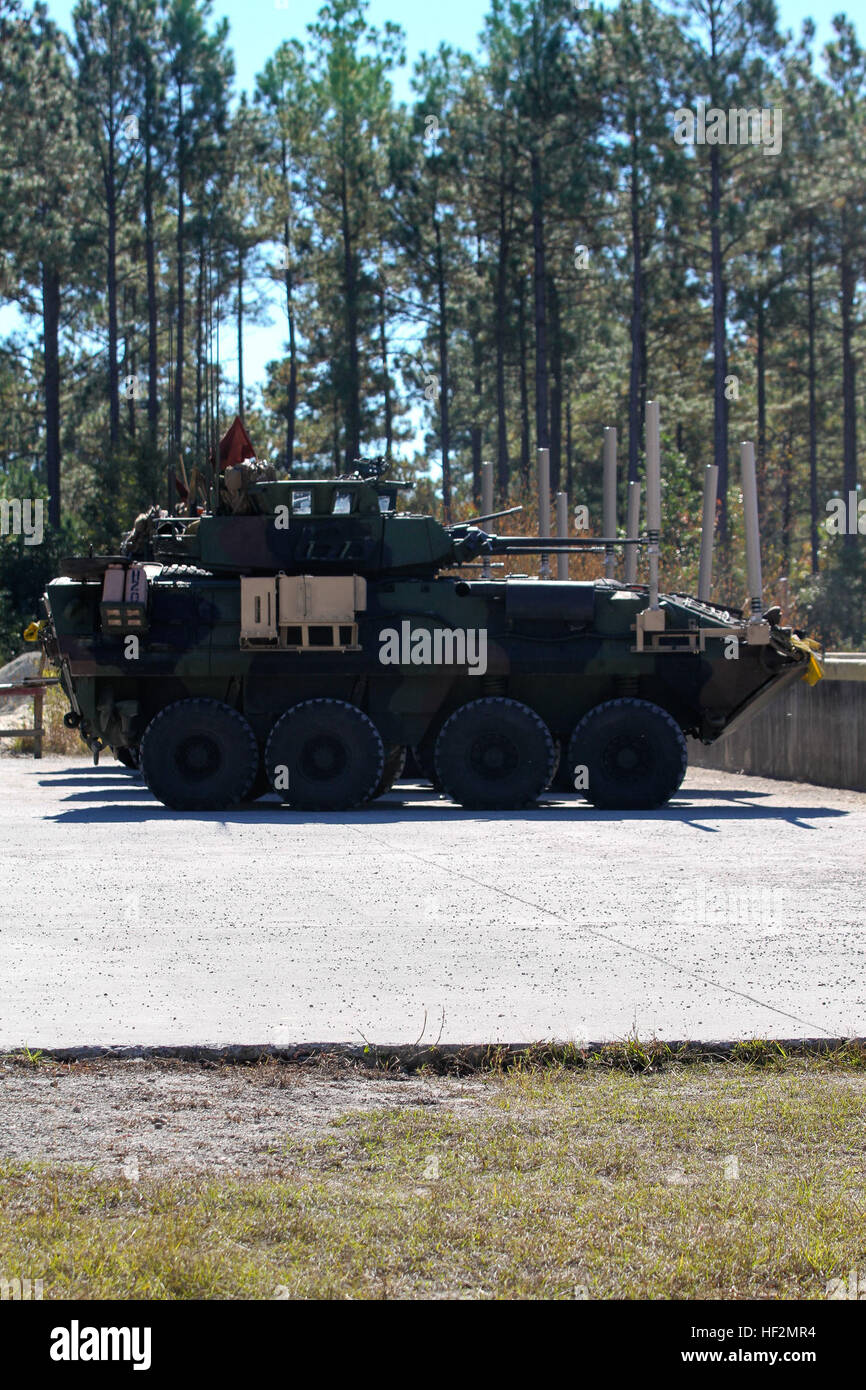 2nd light armored reconnaissance battalion light armored vehicle hi-res ...
