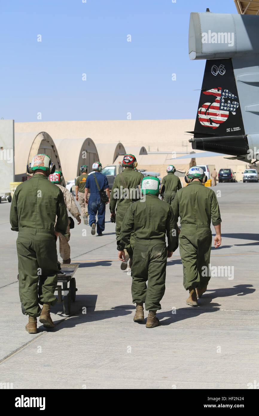 U.S. Marines with Marine Tactical Electronic Warfare Squadron 4 ...