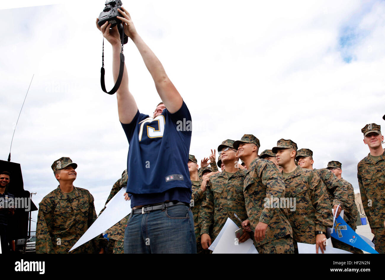 Chargers cheerleaders hi-res stock photography and images - Alamy