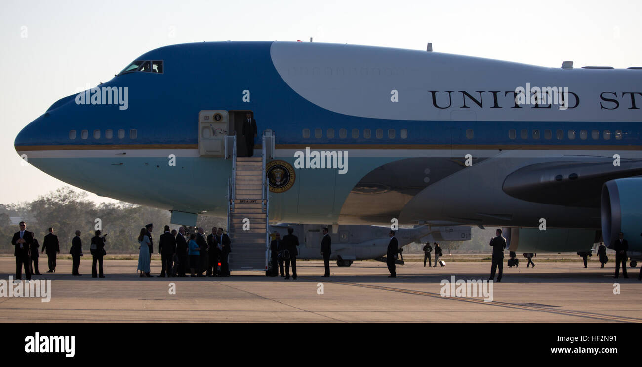 U.S. President Barack Obama arrives on Air Force One to participate in ...
