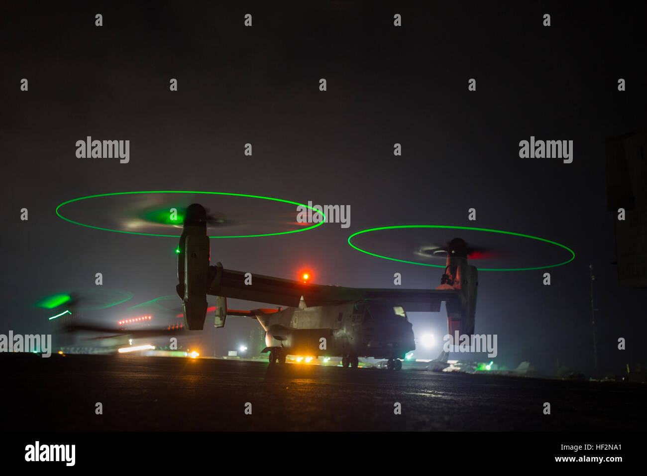 V22 at night hi-res stock photography and images - Alamy