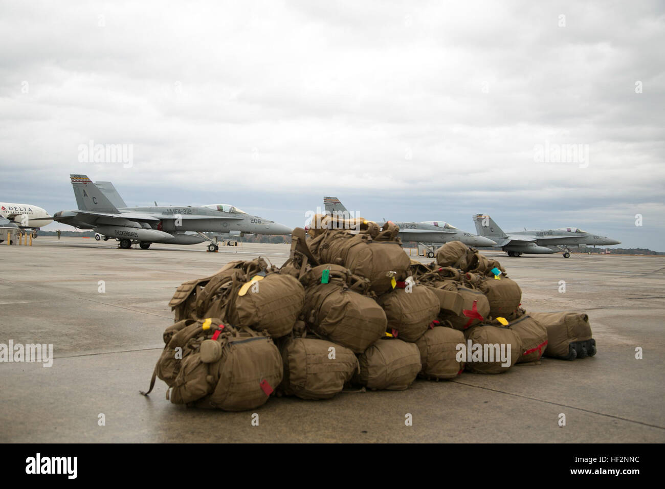 Marines with Marine Fighter Attack Squadron 312, Marine Aircraft Group ...