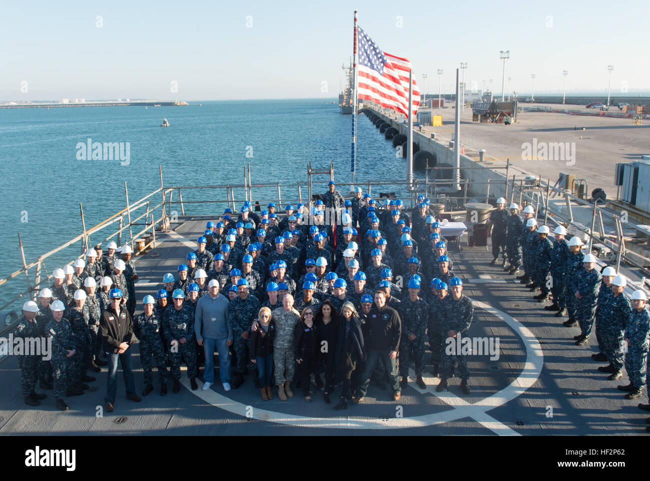 Country music artist Kellie Pickler, retired Chicago Bear middle ...