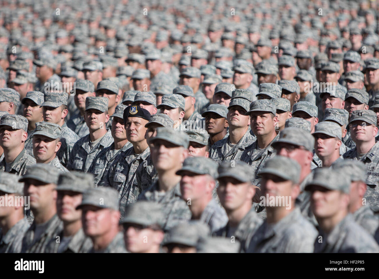 Soldiers and Airmen from the Arizona National Guard assemble together ...
