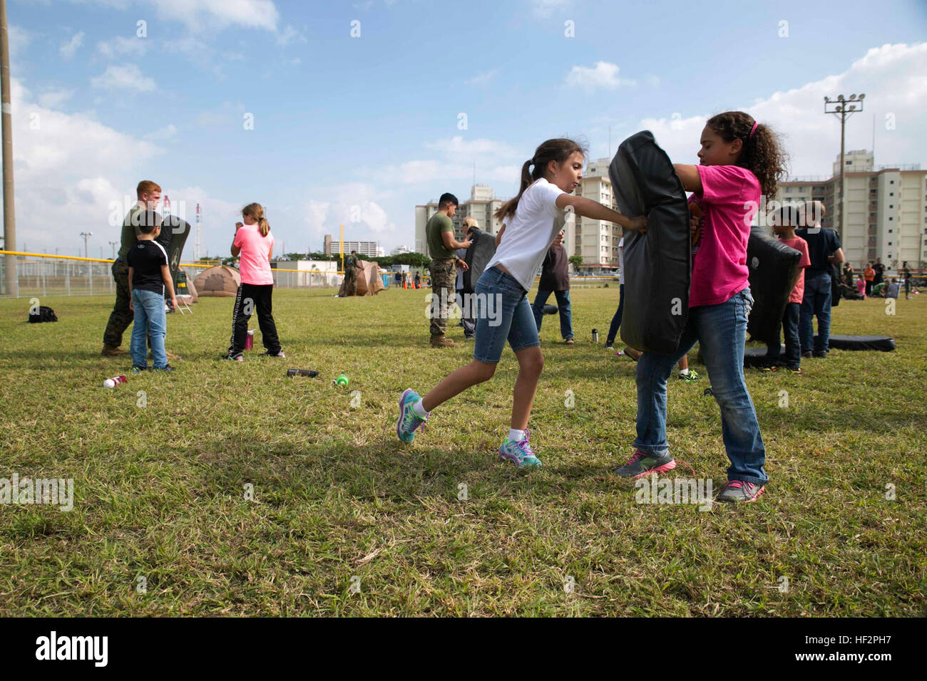 Kinser Elementary School 4th graders perform Marine Corps Martial Arts ...