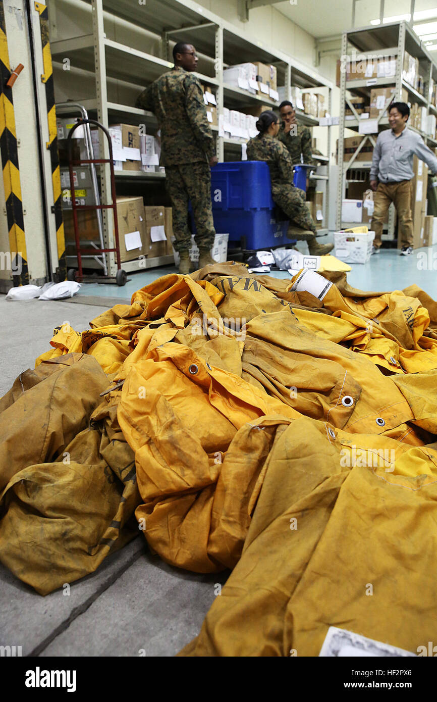 Marines at the Mainside Postal Office aboard Marine Corps Air Station ...