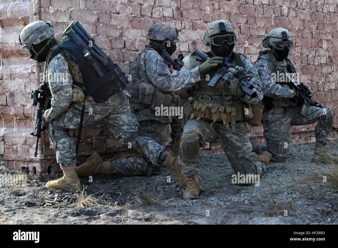 Paratroopers with B. Co, 1st Battalion, 325th Airborne Infantry ...