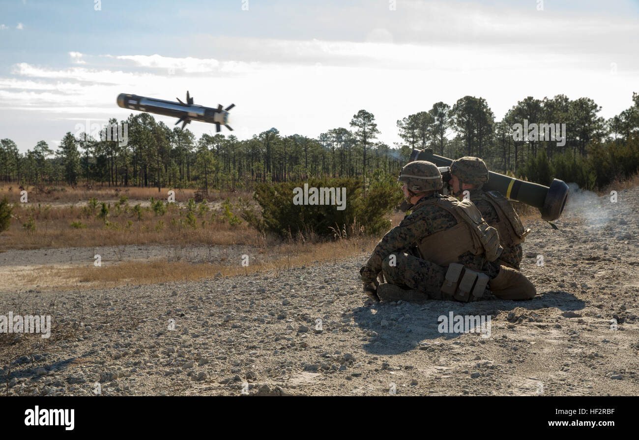 Javelin missle launcher hi-res stock photography and images - Alamy