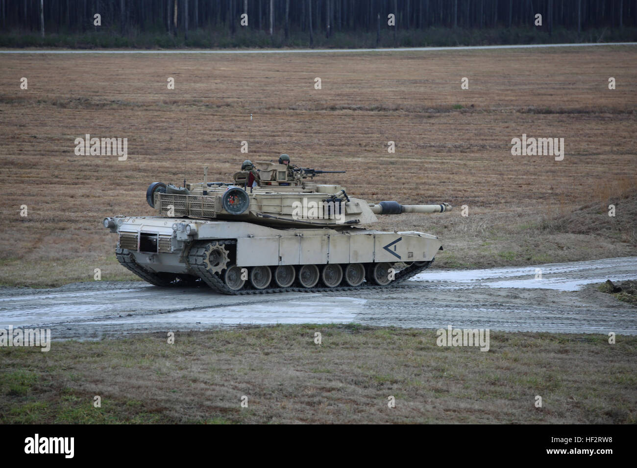 Marines with Tank Platoon, Company B, Ground Combat Element Integrated ...