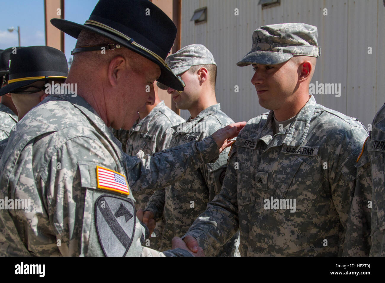 Commanding general of the 1st Cavalry Division visits soldiers deployed ...