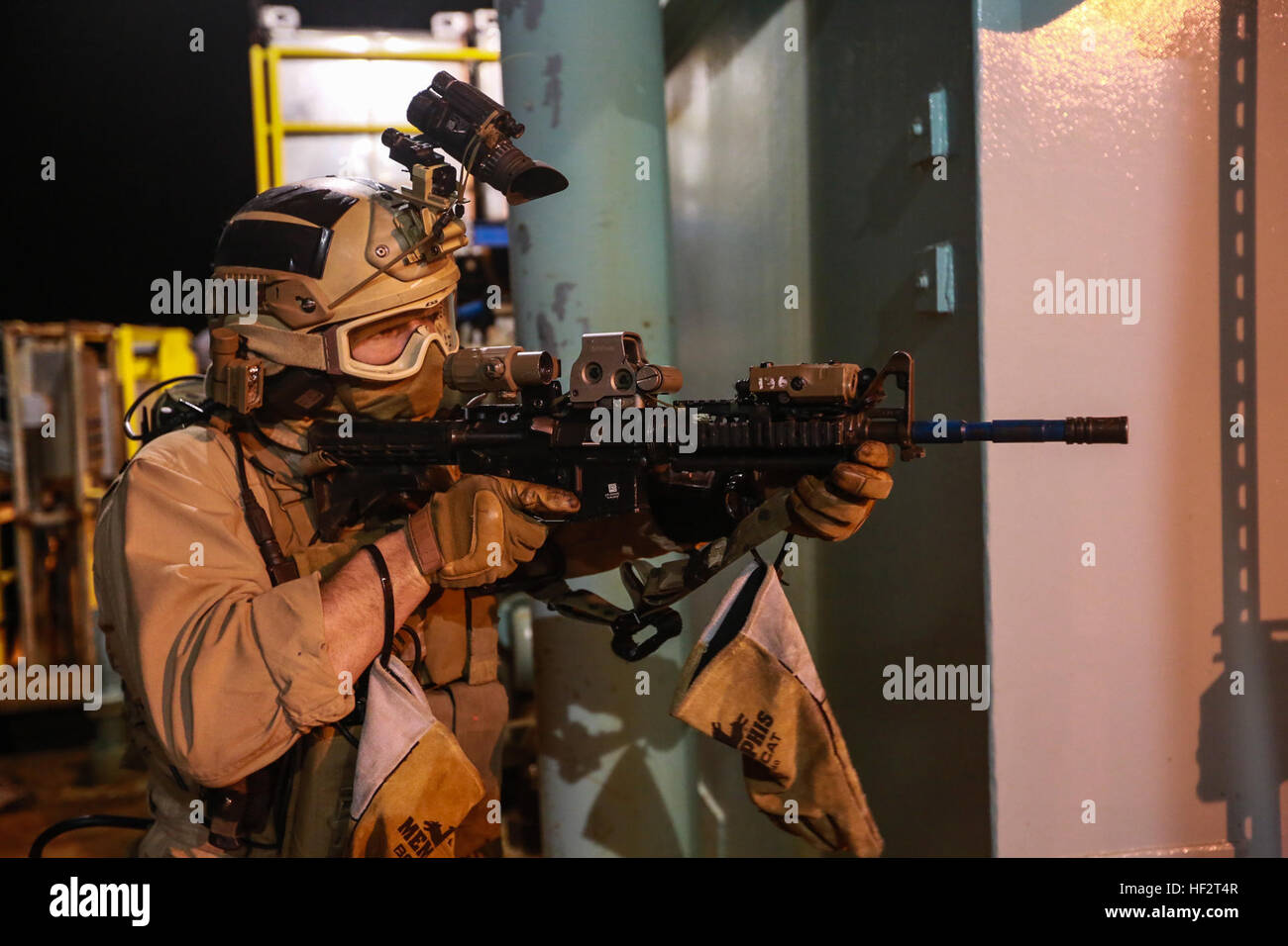 Marines from the 15th Marine Expeditionary Unit’s Maritime Raid Force ...