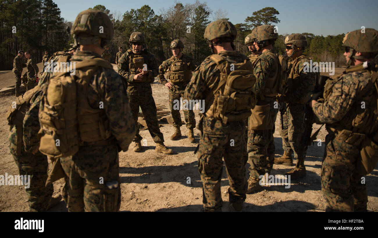 Marines with 2nd Reconnaissance Battalion, 2nd Marine Division receive ...