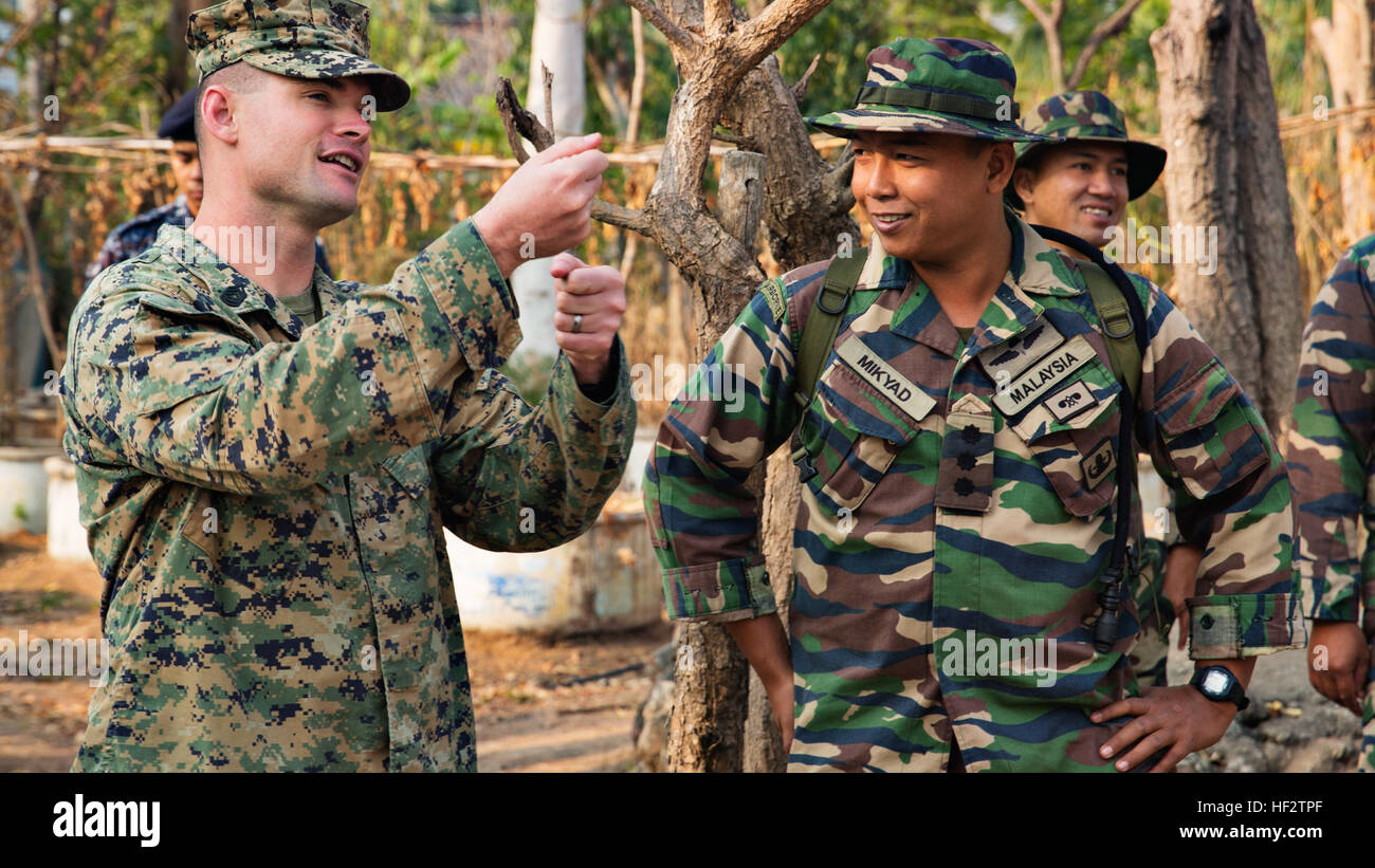 Gunnery Sgt. Jamie Smith (left), staff noncommissioned officer in ...