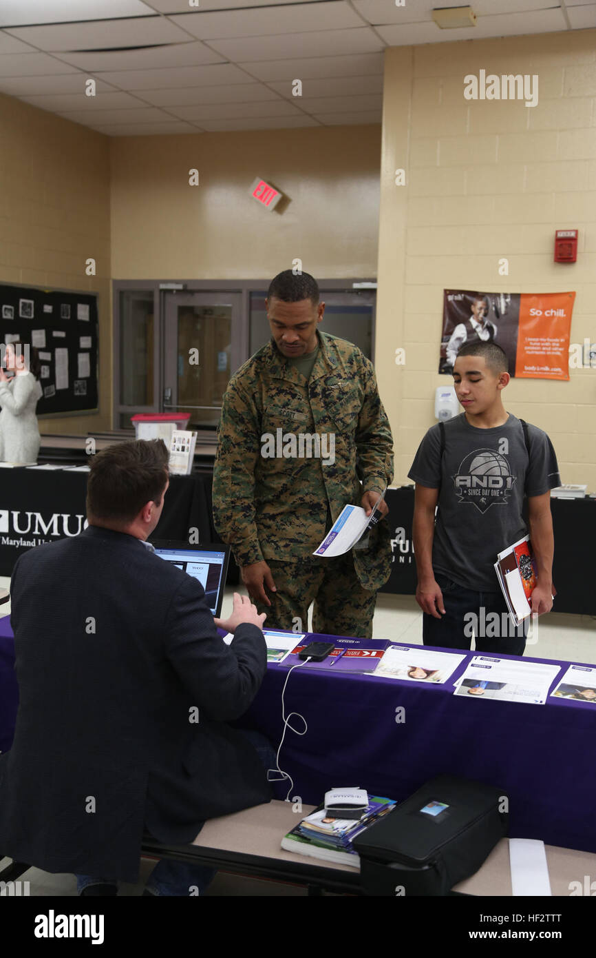 College students marine corps hi-res stock photography and images - Alamy