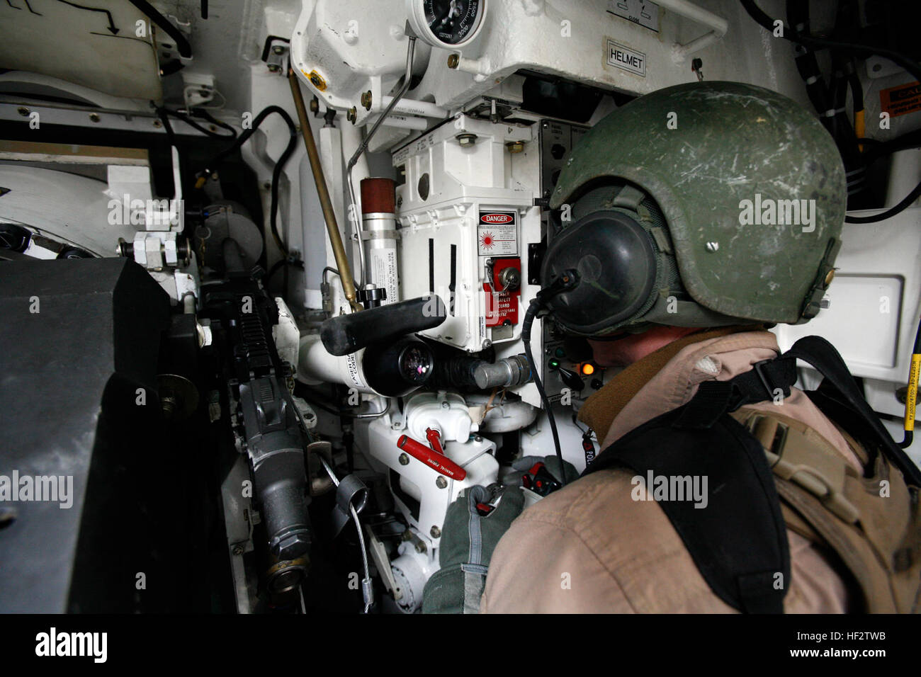 M1A1 Abrams gunnerE28099s primary sight Stock Photo - Alamy