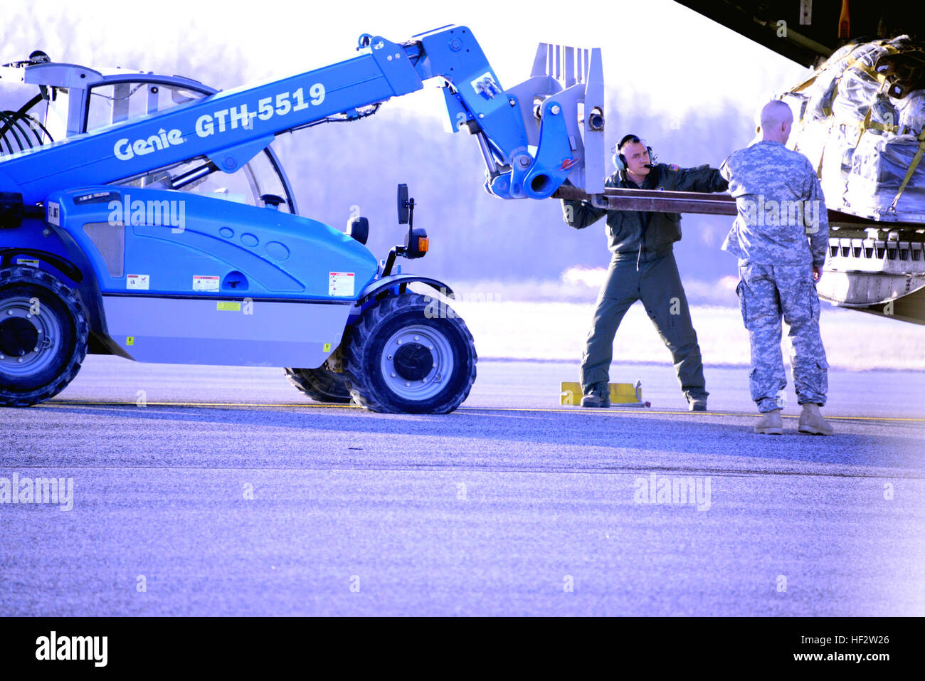 New Hampshire National Guard Soldiers with the 197th Field Artillery ...
