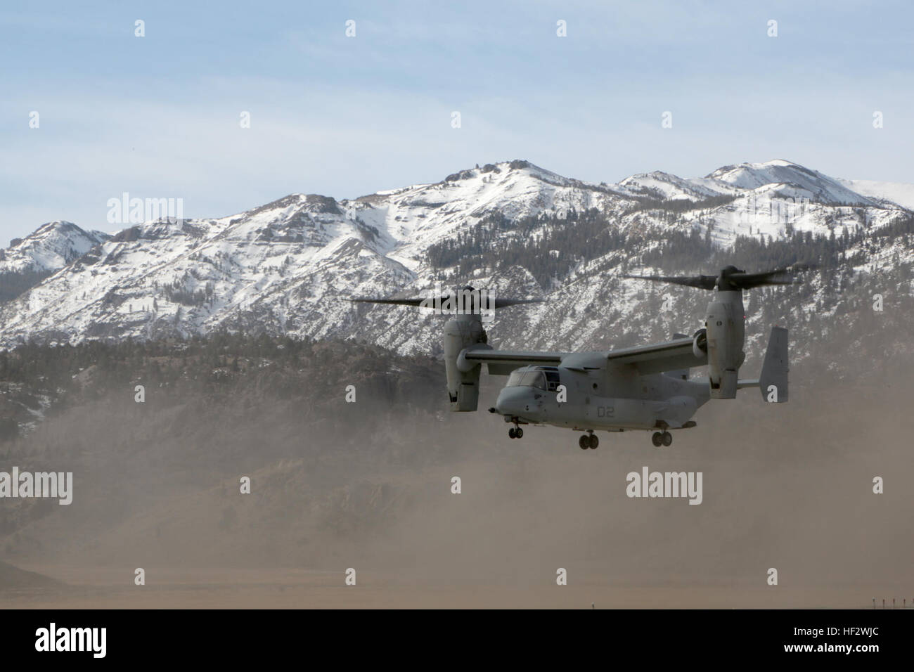 A U.S. Marine Corps MV-22B Osprey aircraft with Marine Medium Tiltrotor ...