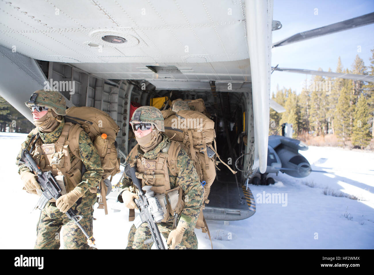 U.S. Marines with Fox Company, 2nd Battalion, 6th Marine Regiment (2/6 ...