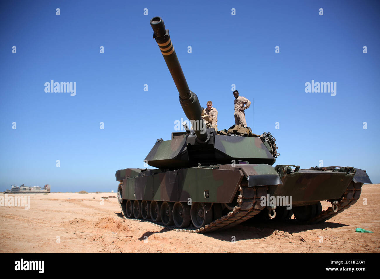 Usmc abrams m1a1 tank hi-res stock photography and images - Alamy