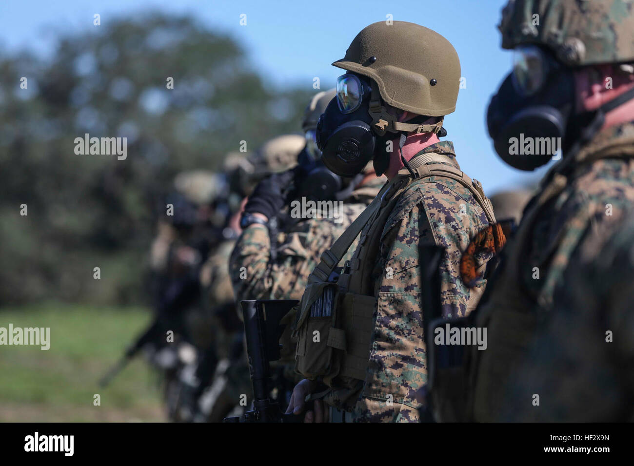 Marines wearing gas masks hi-res stock photography and images - Alamy
