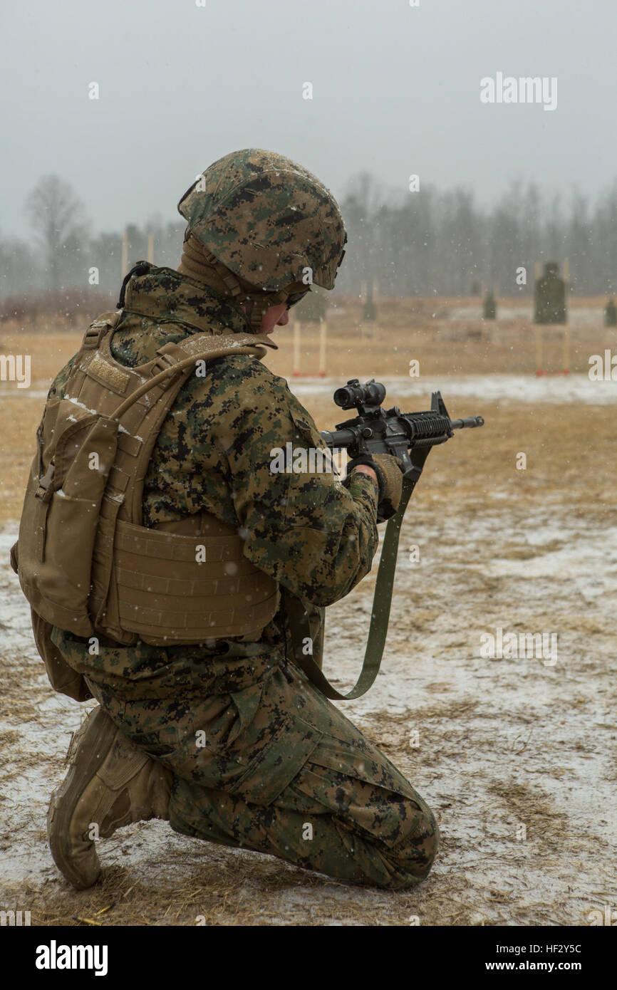 2d marine logistics group combat camera hi-res stock photography and ...