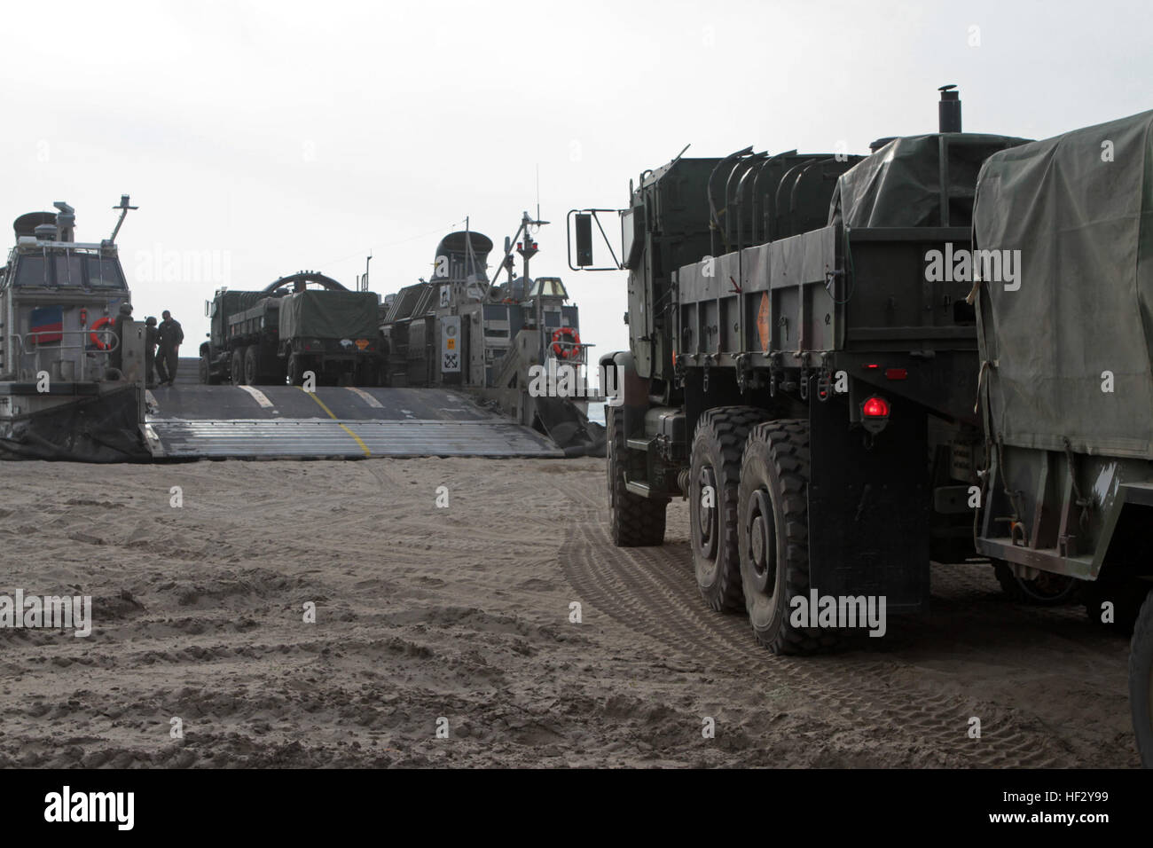 U s marines load vehicles hi-res stock photography and images - Alamy