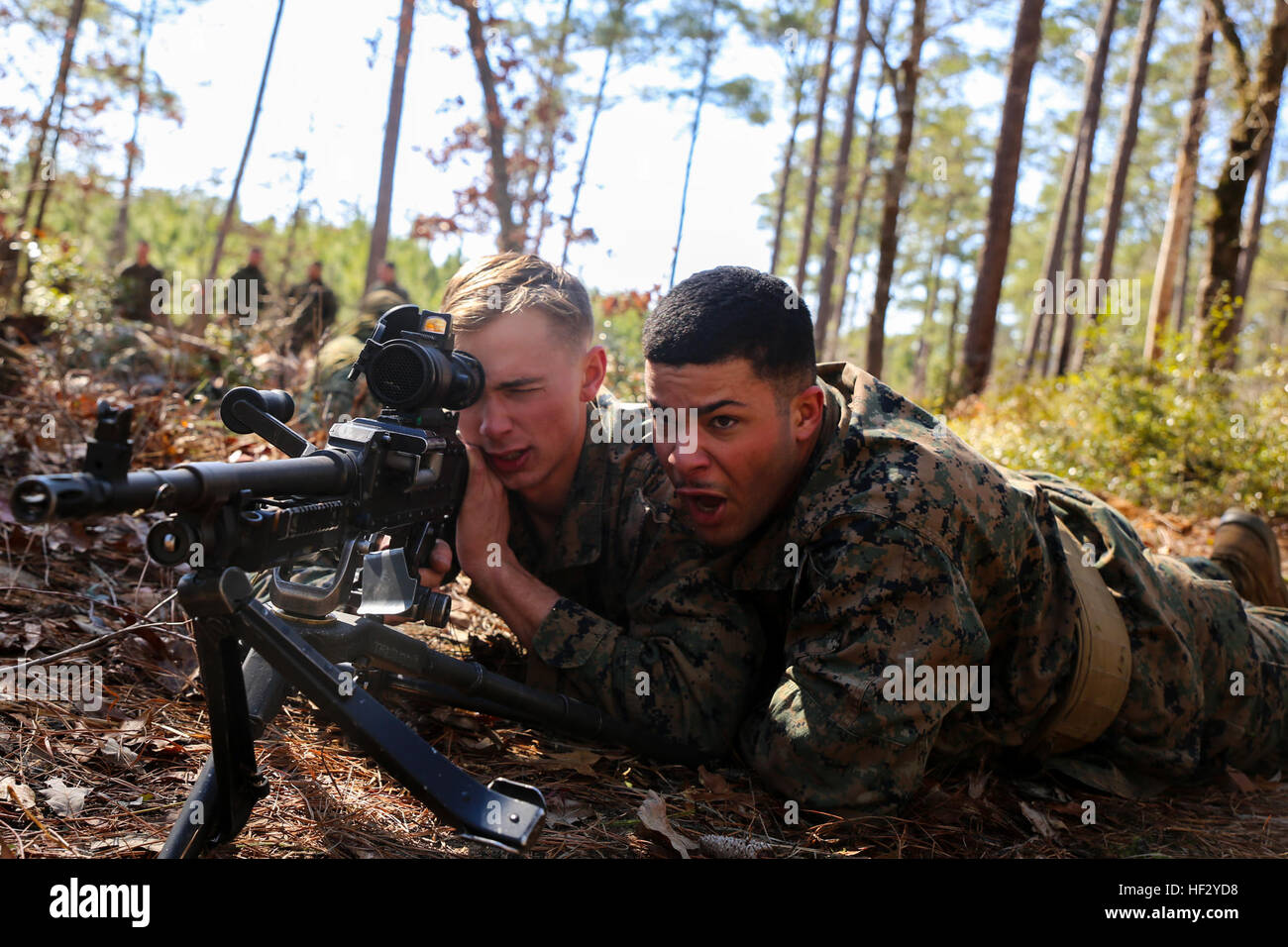Military machine gun set up hi-res stock photography and images - Alamy