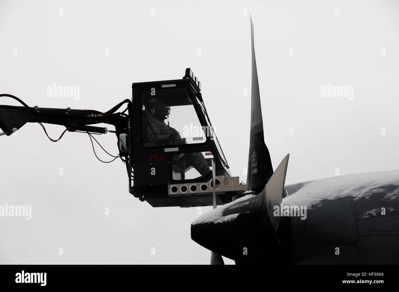U.S. Air Force Tech. Sgt. Marquis Morgan, crew chief, 145th Maintenance ...