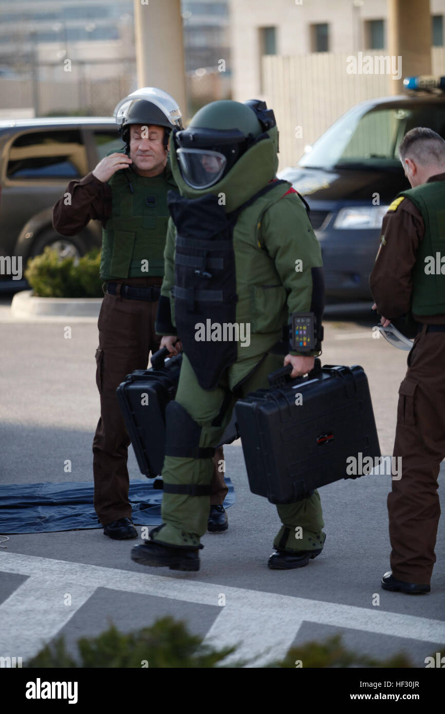 Members of the Romanian intelligence service bomb response team prepare ...