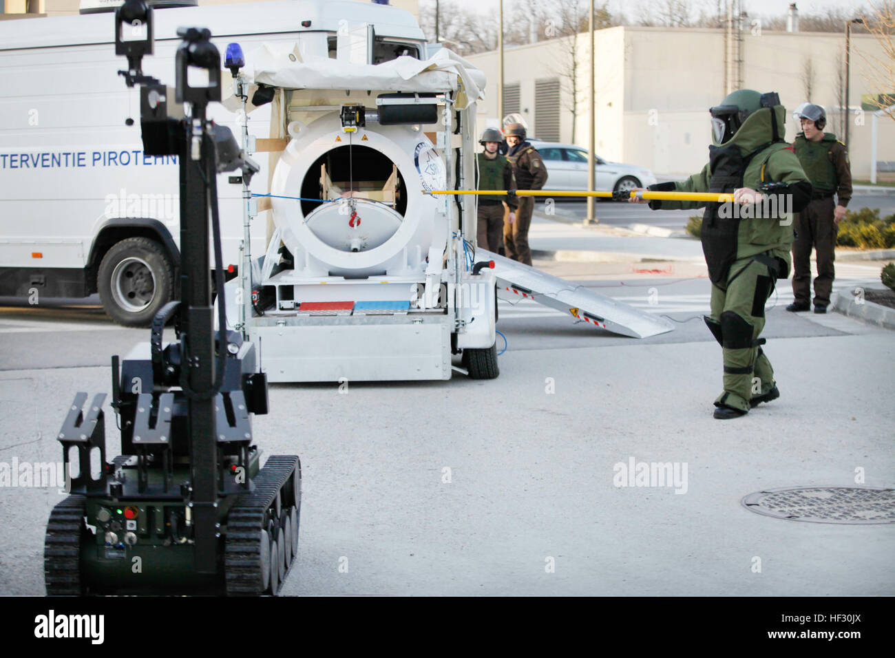 Anti bomb robot hi-res stock photography and images - Alamy