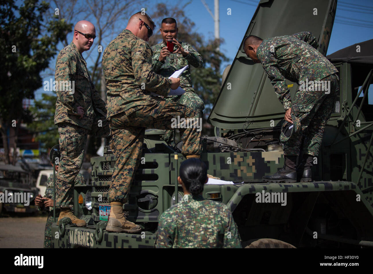 U s marines conduct vehicle hi-res stock photography and images - Alamy