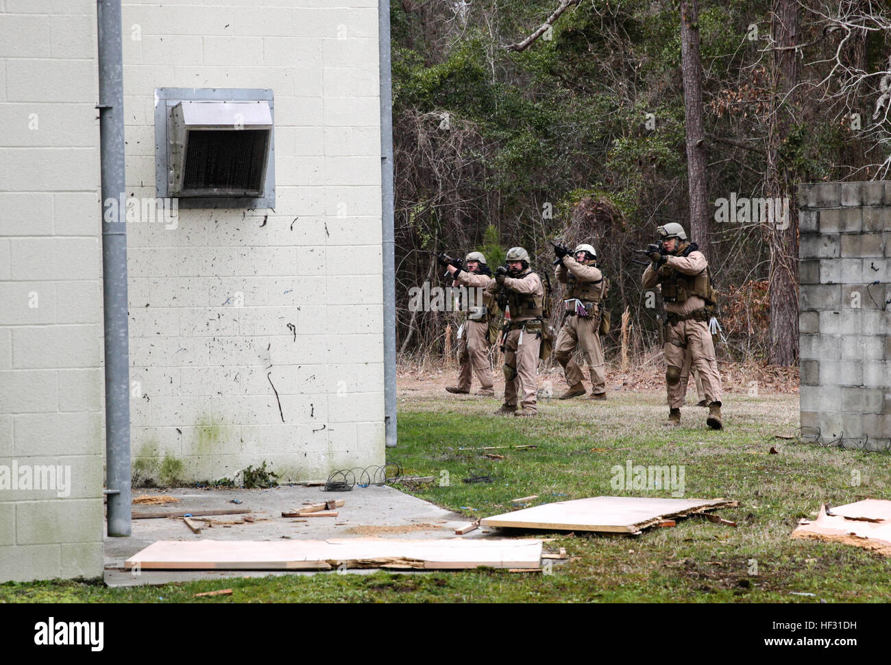 Military breach tactics hi-res stock photography and images - Alamy