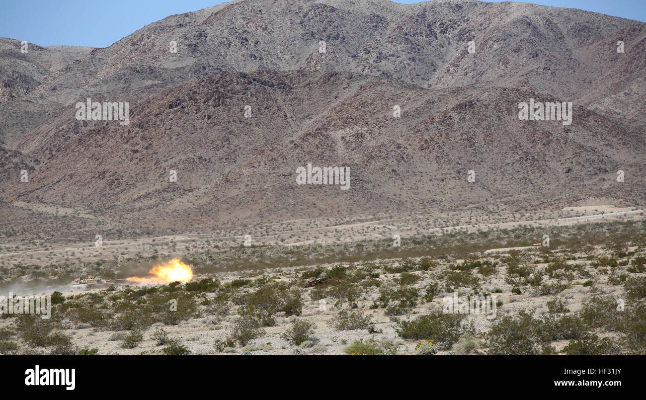 Marines with Tank Platoon, Company B, Ground Combat Element Integrated ...