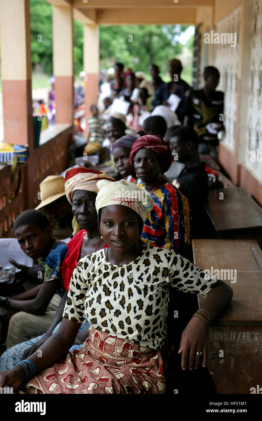 Benin air force hi-res stock photography and images - Alamy