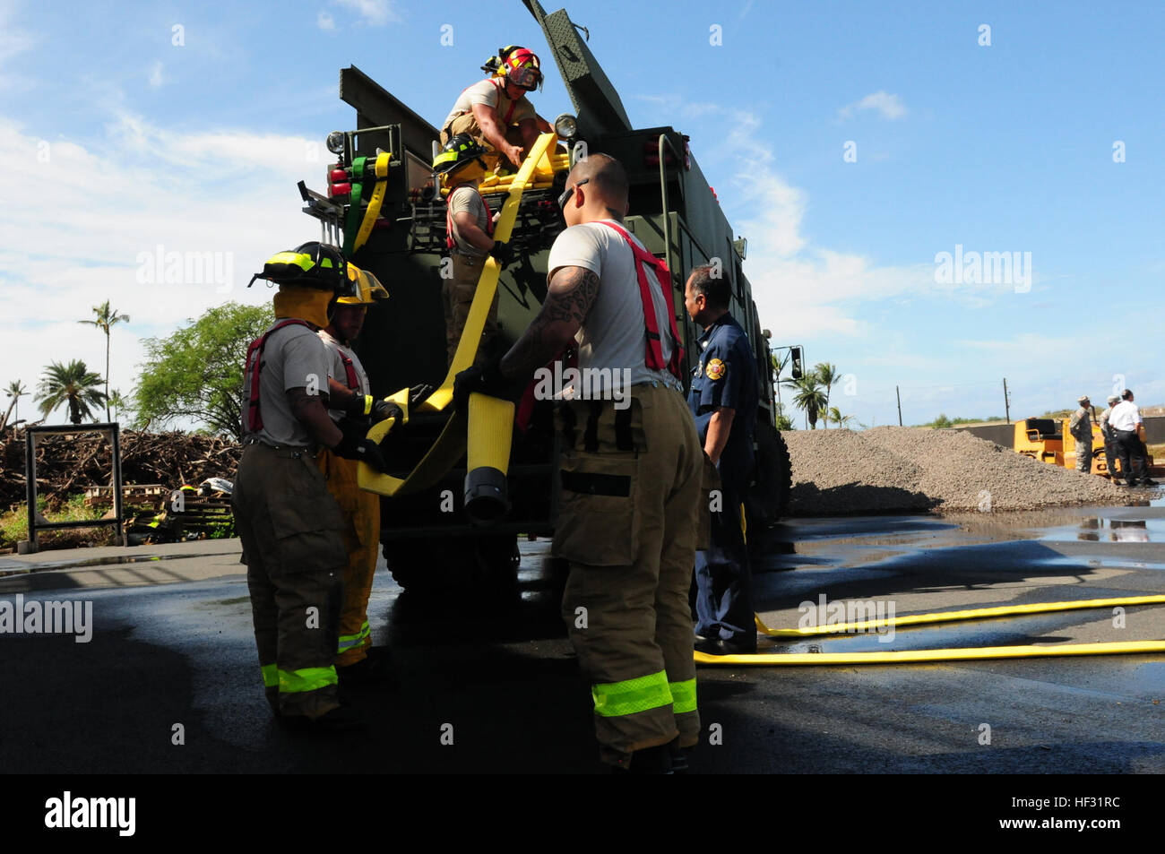 Hawaii Army National Guard 297th Firefighting Detachment conducts live ...