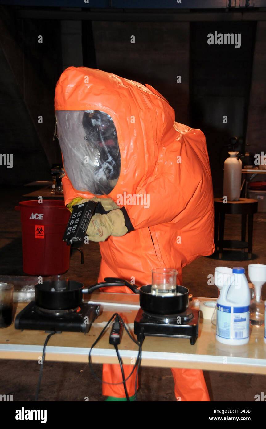 Radioactive source hi-res stock photography and images - Alamy