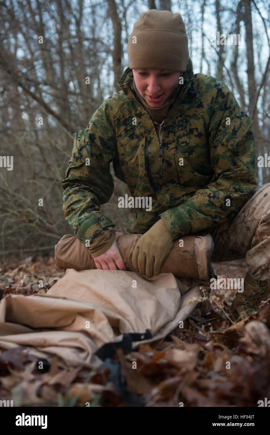 Marine corps artillery crew hi-res stock photography and images - Alamy