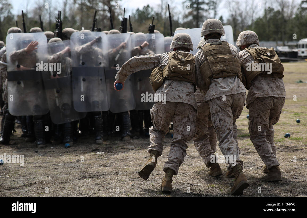 Marines with Battery and Golf Co., 2nd Battalion, 6th Marines, acting ...