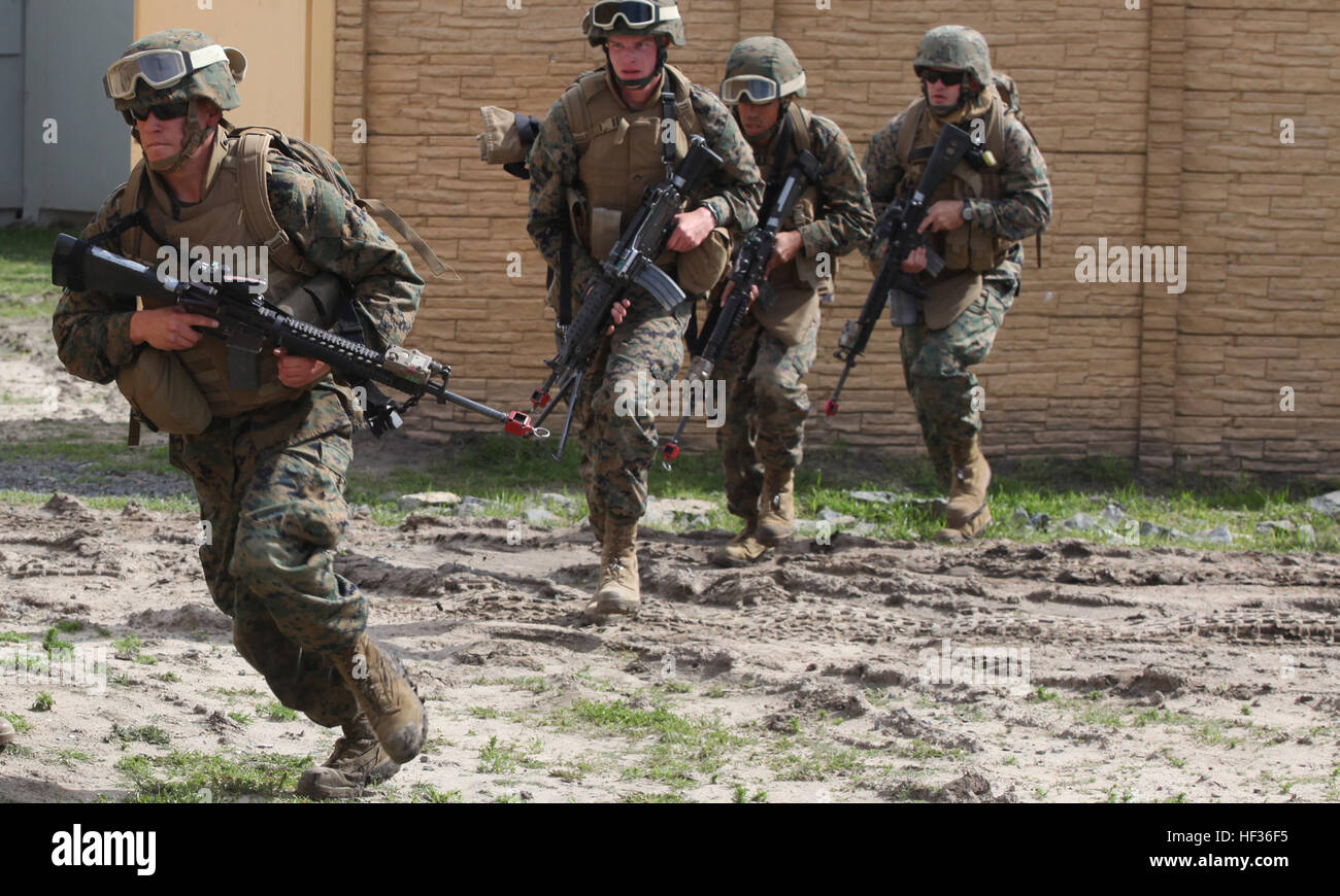 Marines with 1st Tank Battalion quick reaction force Marine Corps Air ...