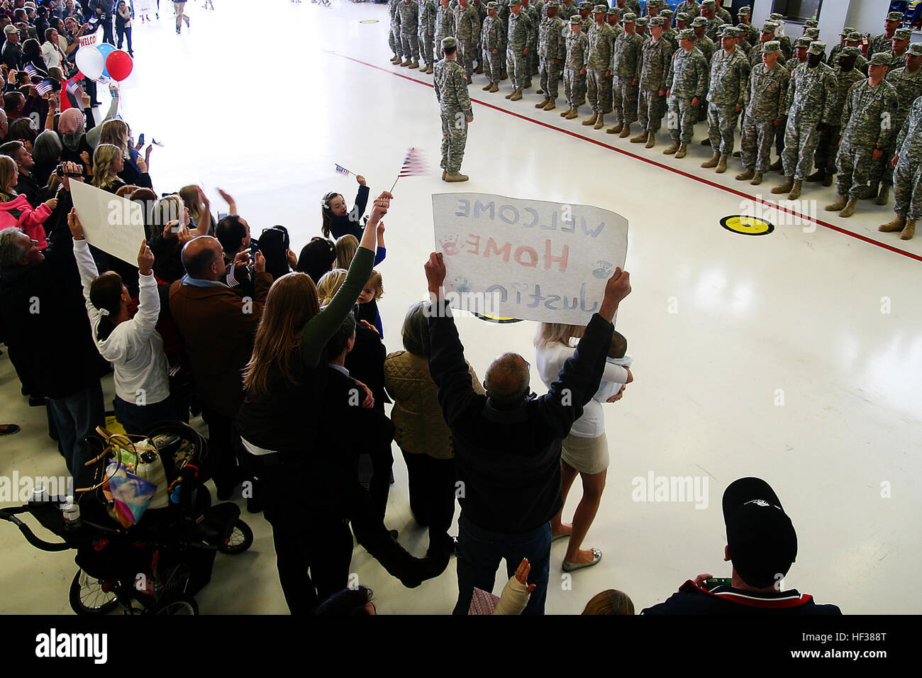 Families welcome back Soldiers from the Minnesota National Guard's 34th ...