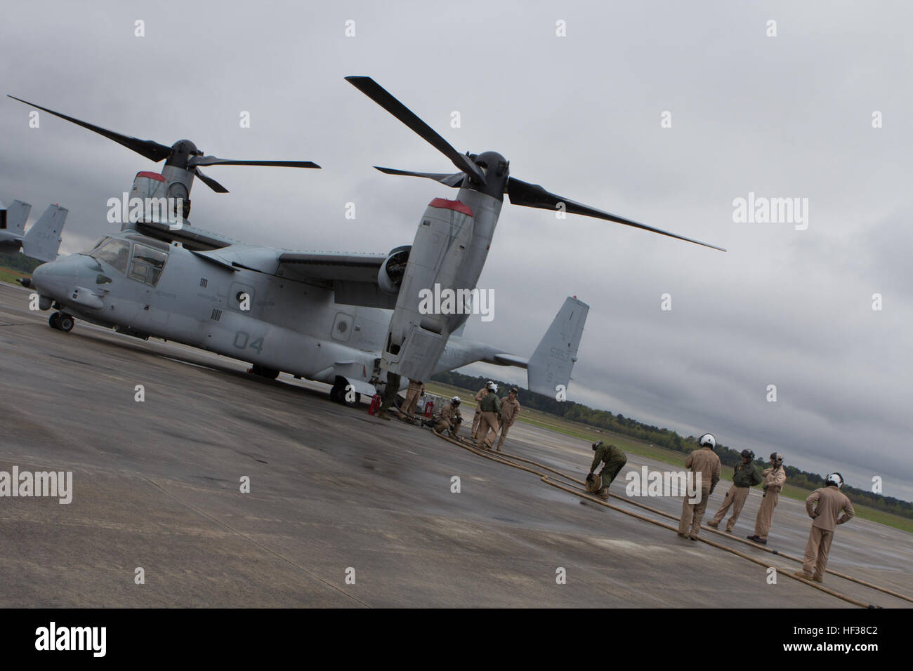 U.S. Marines with Marine Medium Tiltrotor Squadron (VMM) 162 ...