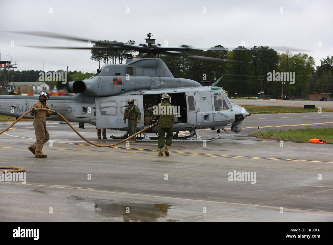 U.S. Marines with Marine Medium Tiltrotor Squadron (VMM) 162 ...