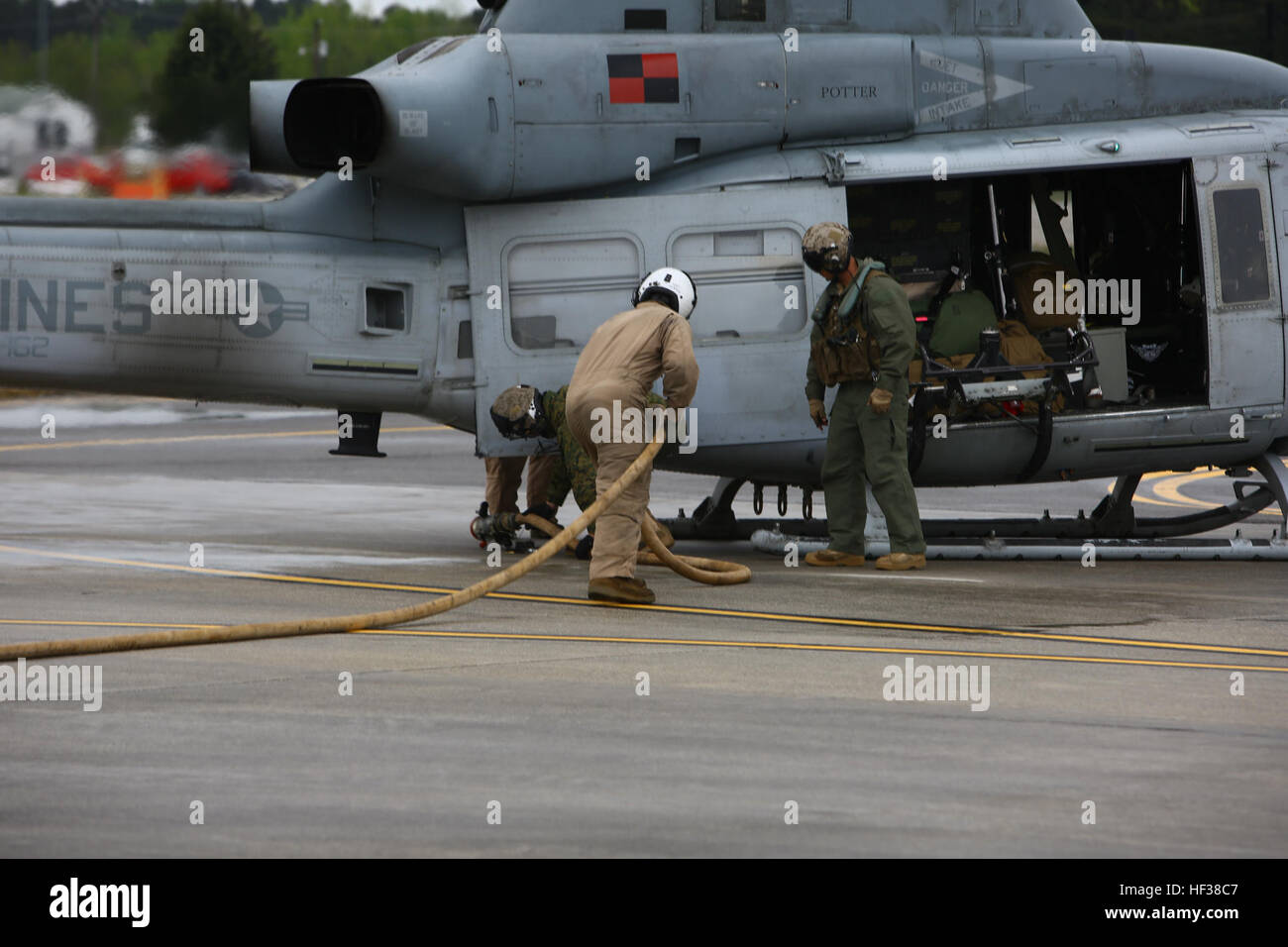 U.S. Marines with Marine Medium Tiltrotor Squadron (VMM) 162 ...