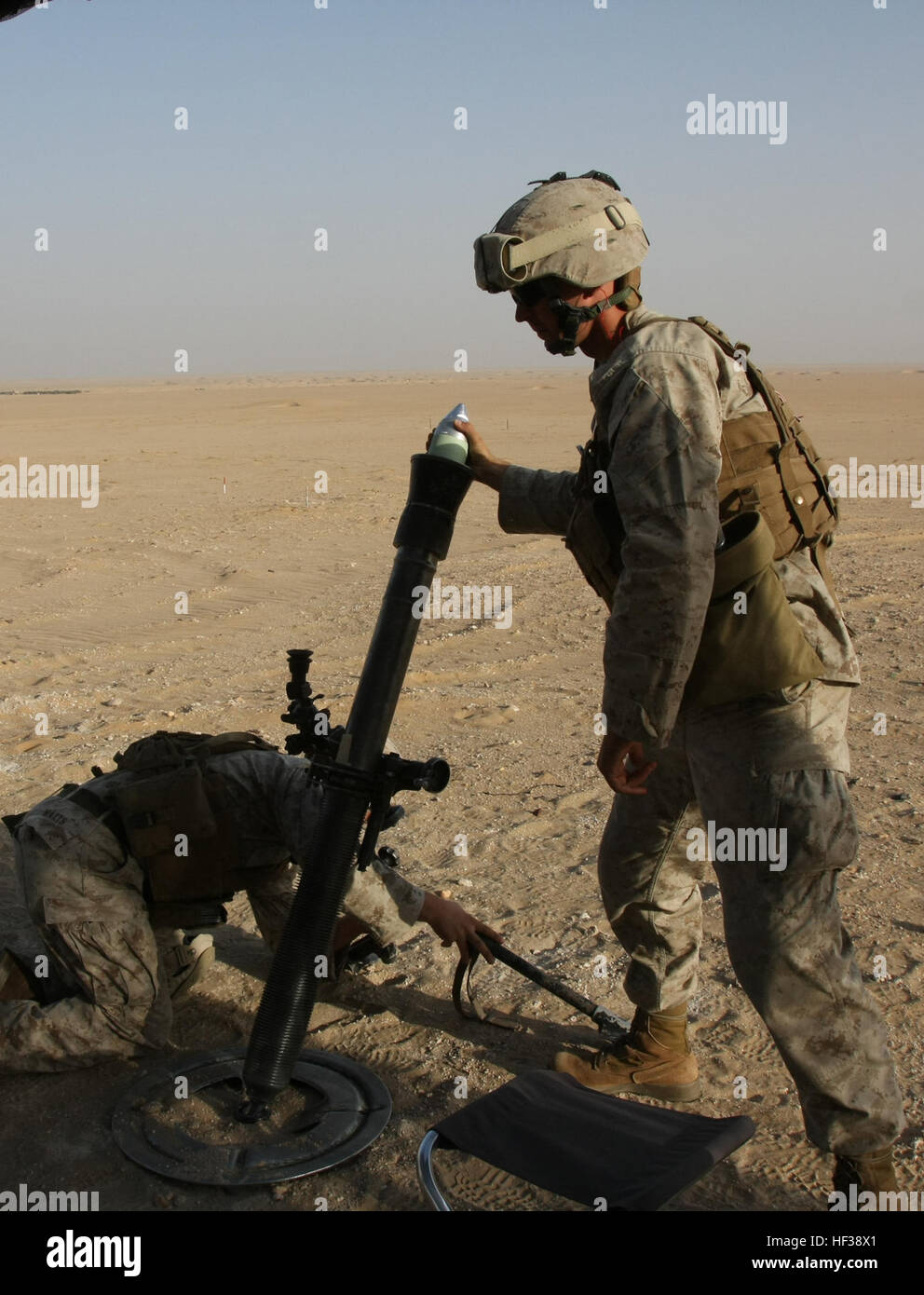 81mm mortar platoon hi-res stock photography and images - Alamy