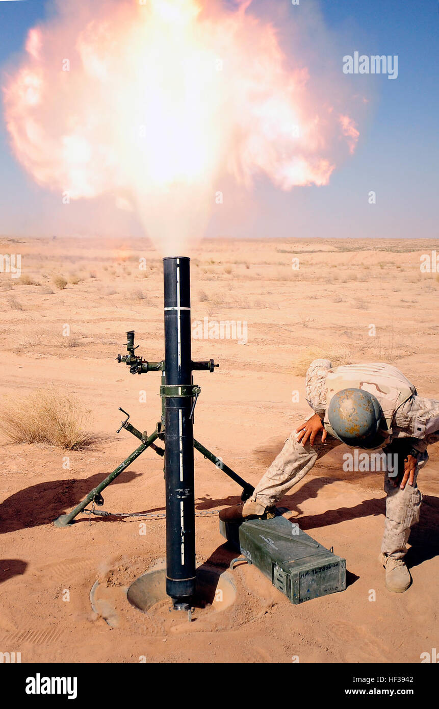 An Iraqi army soldier from the 48th Iraqi Army Brigade Light Mortar ...